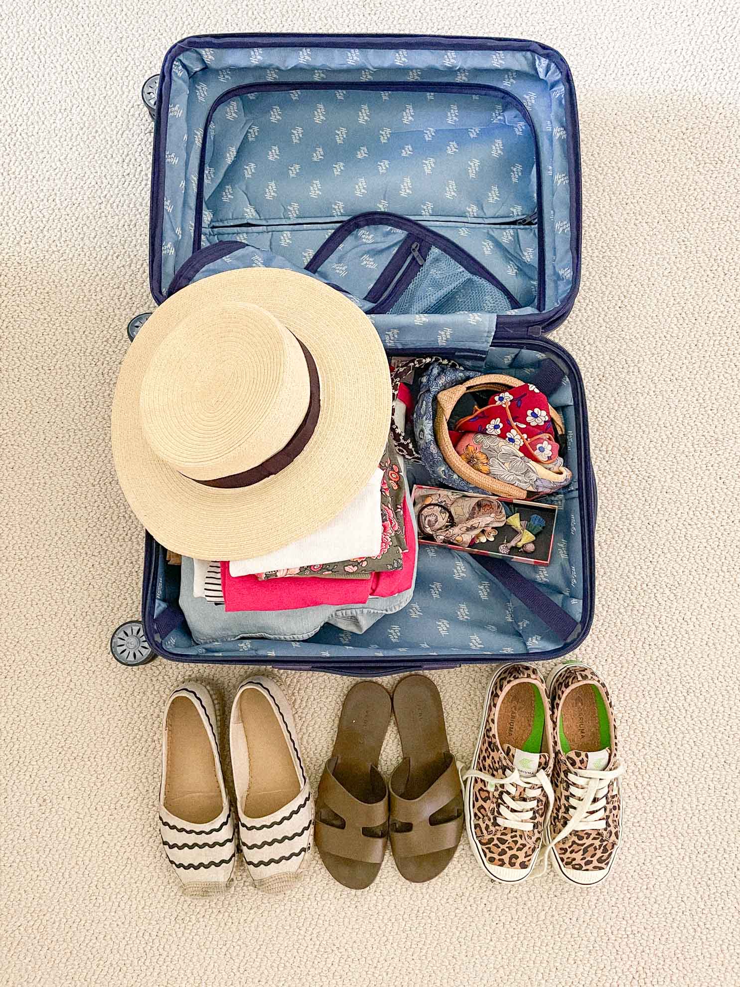 How To Actually Pack Less Things (detailed guide) - WAYS OF STYLE